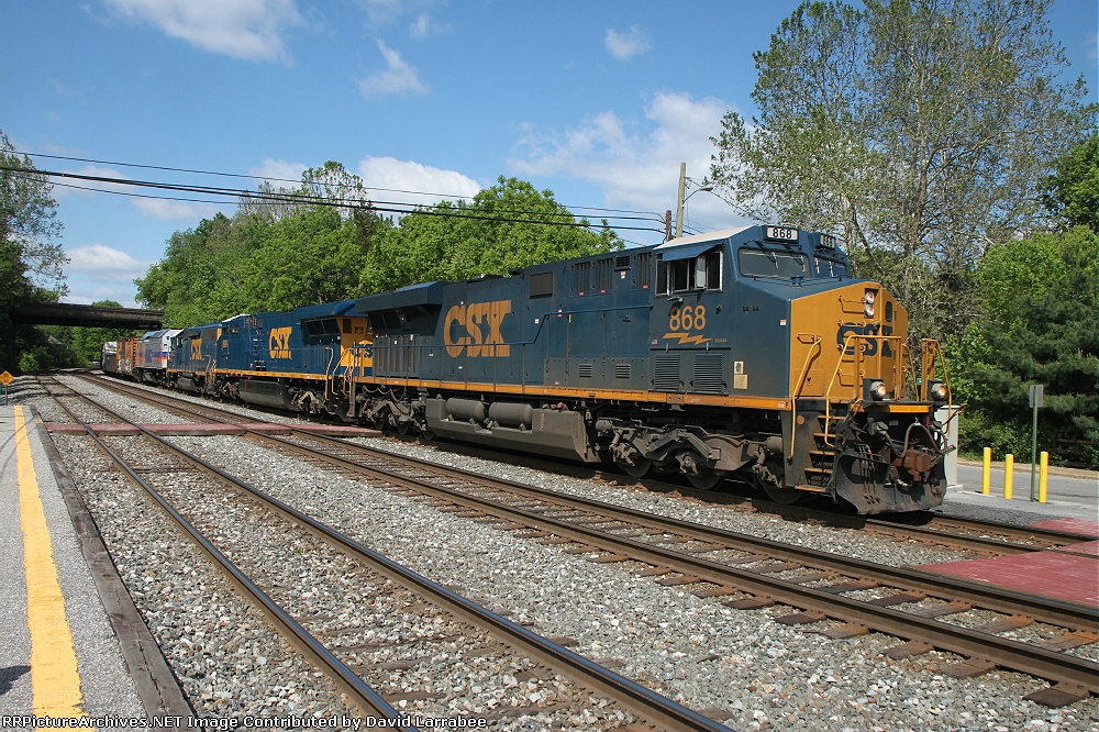 CSX 868 leading Q411